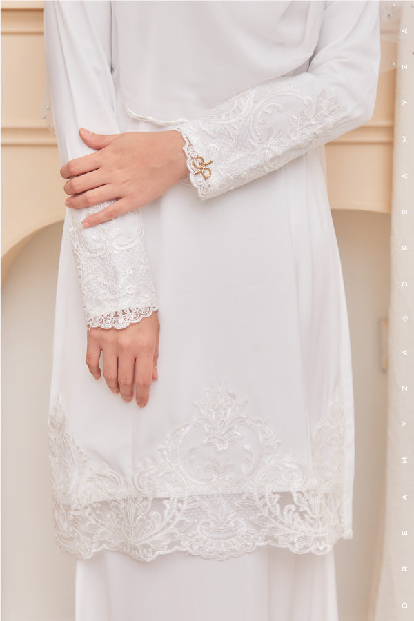 Tyara Embroidered Border Lace Modern Baju Kurung